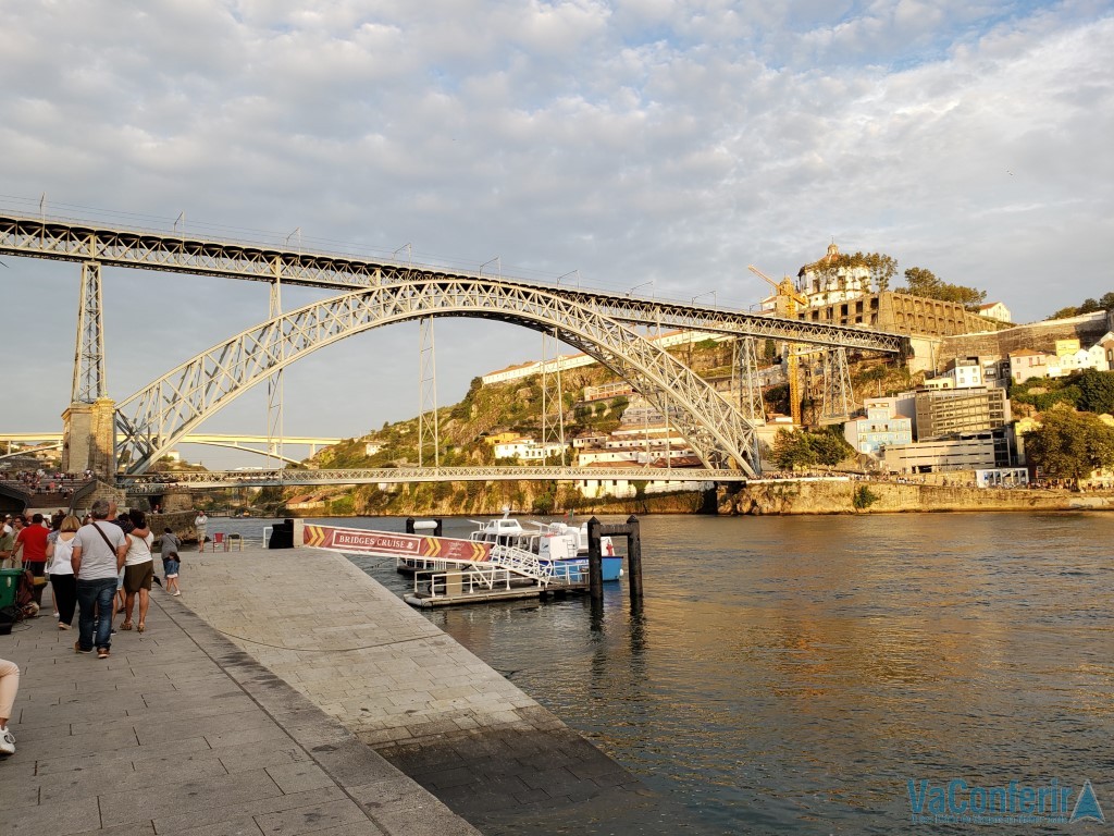 Ponte Luiz I na cidade do Porto sobre o Rio Douro. - Vá e Confira
