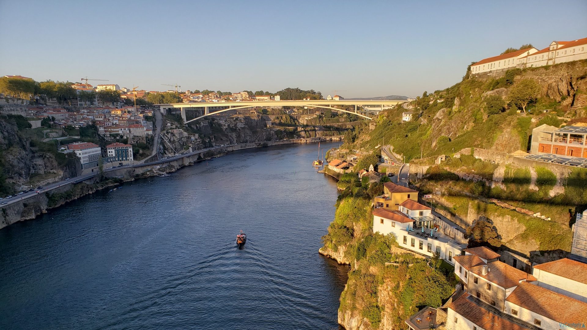 Porto, o charme da cidade, o cais da ribeira e o rio Douro - Vá Conferir