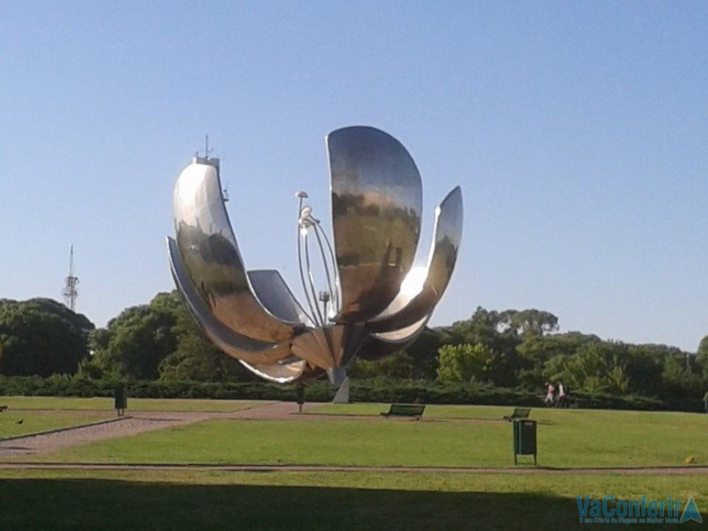 Buenos Aires: A Flor, Floralis Genérica no bairro da Ricoleta - Vá e ...